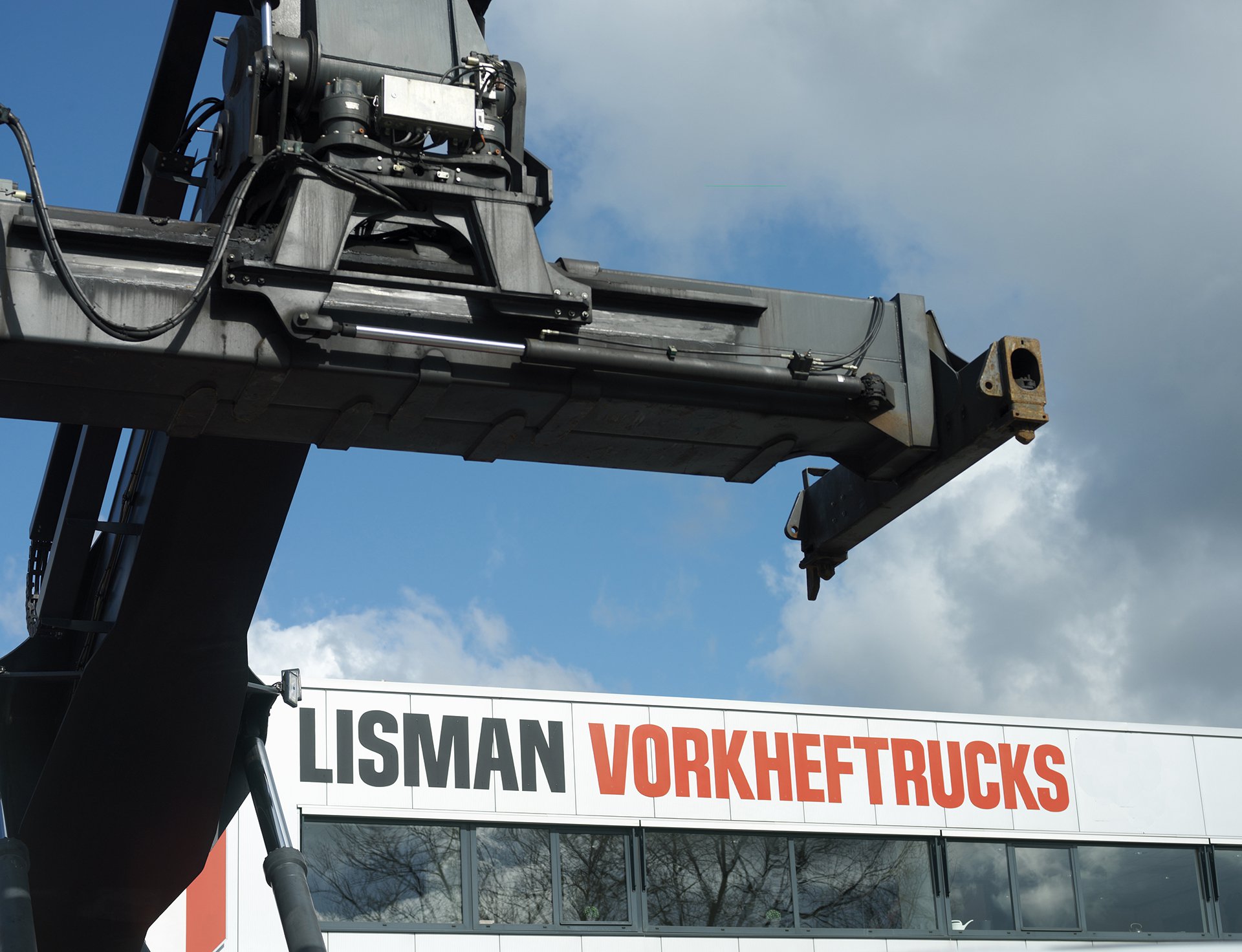 Used Aerial Platforms & Scissor Lift | Lisman Forklifts