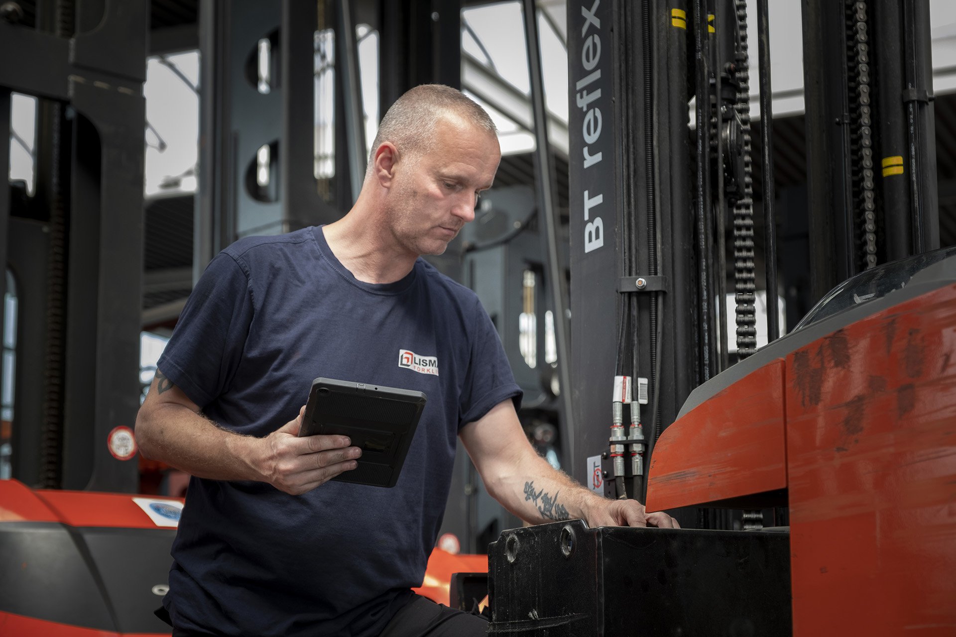 Used Pallet Stackers | Lisman Forklifts